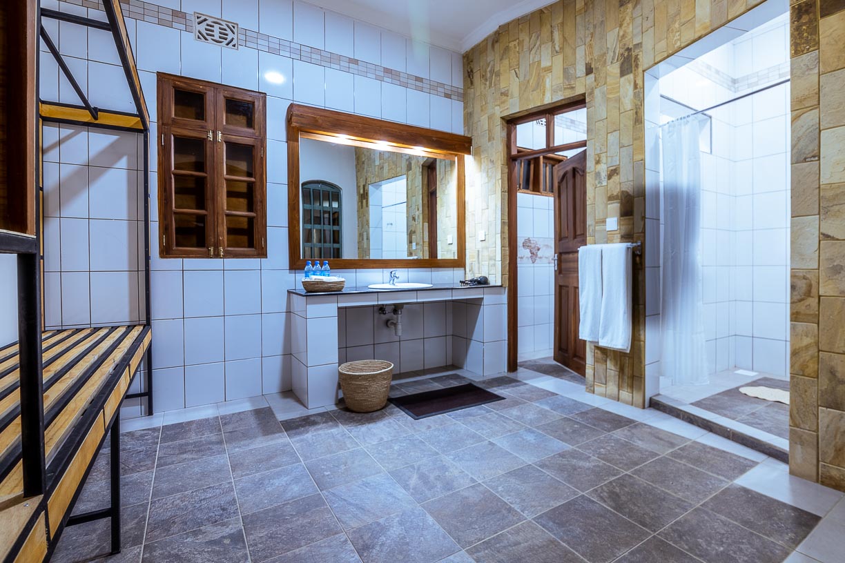 Pazuri Inn Hotel | Kiwoito Africa Safaris