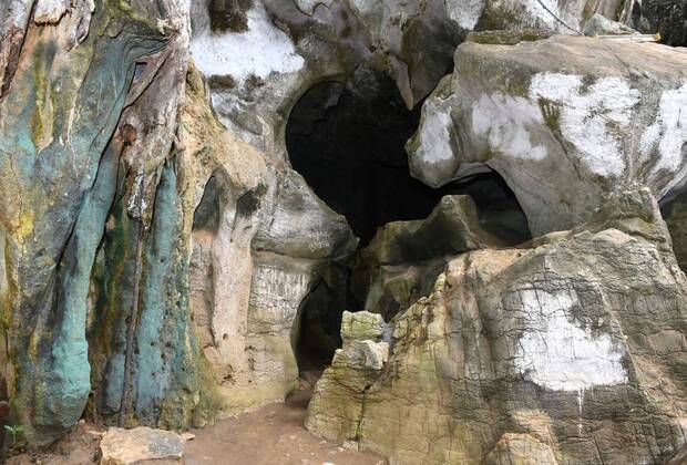 Amboni Caves | Explore Amboni Caves | Kiwoito Africa Safaris