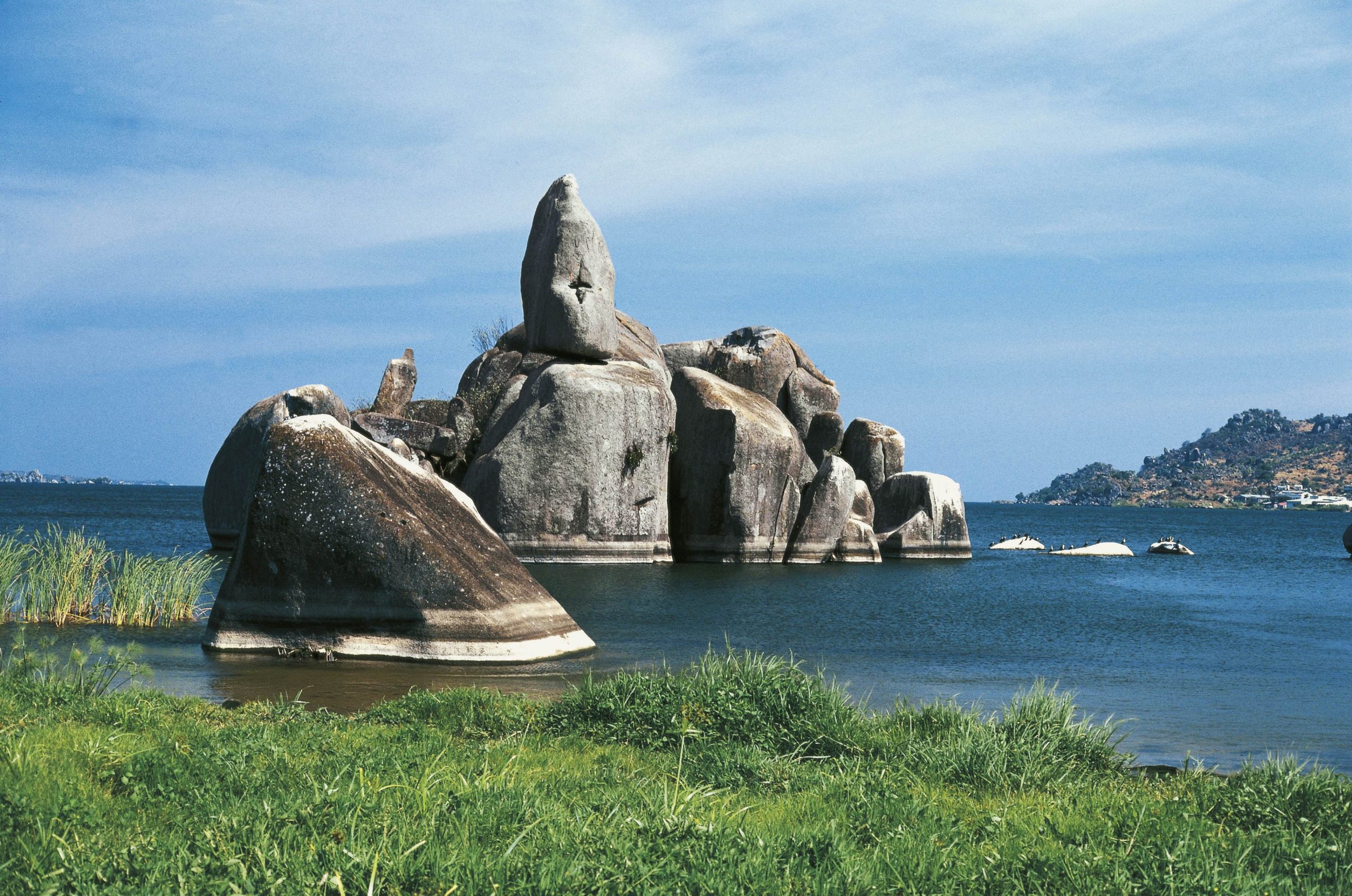 Lake Victoria | Complete Guide,Map,Facts and Attractions